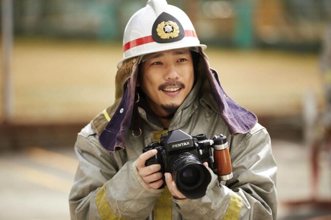 “The Asadas” Snaps a Heartfelt Portrait of a Japanese Photographer and ...